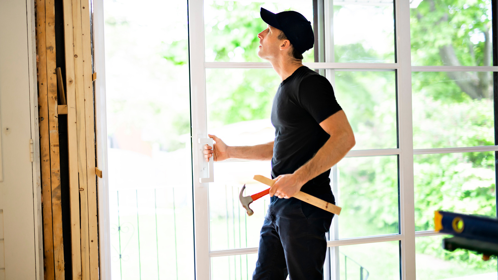 How To Open A Stuck Sliding Window: Safely! - Constructoridea