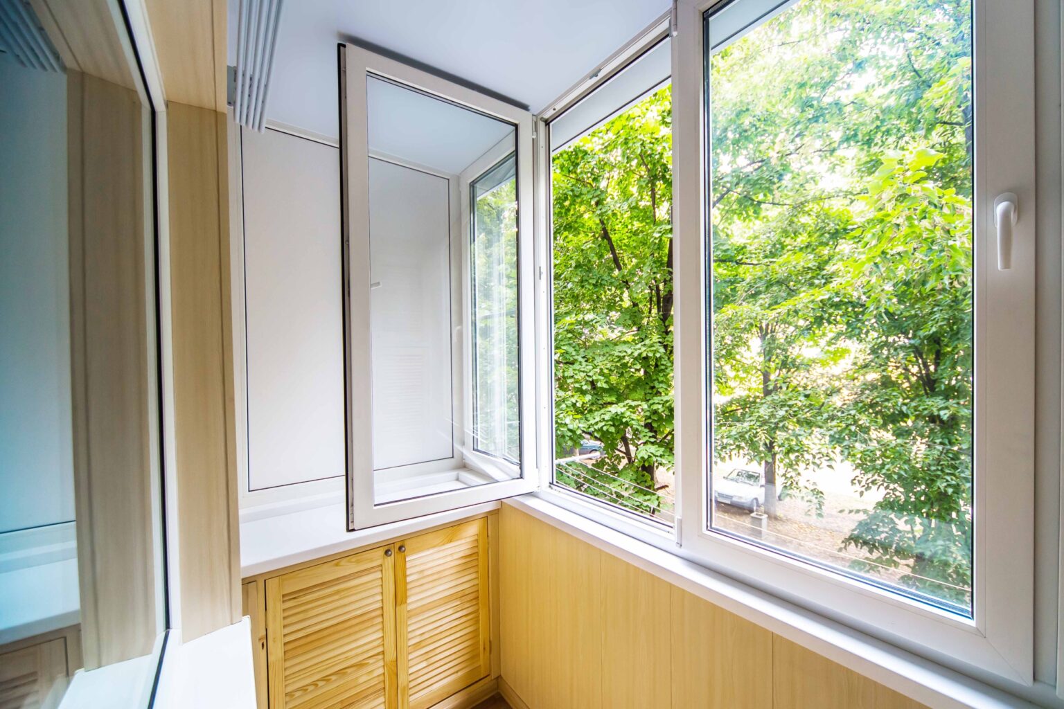 How To Unstick A Window From The Inside - Constructor idea